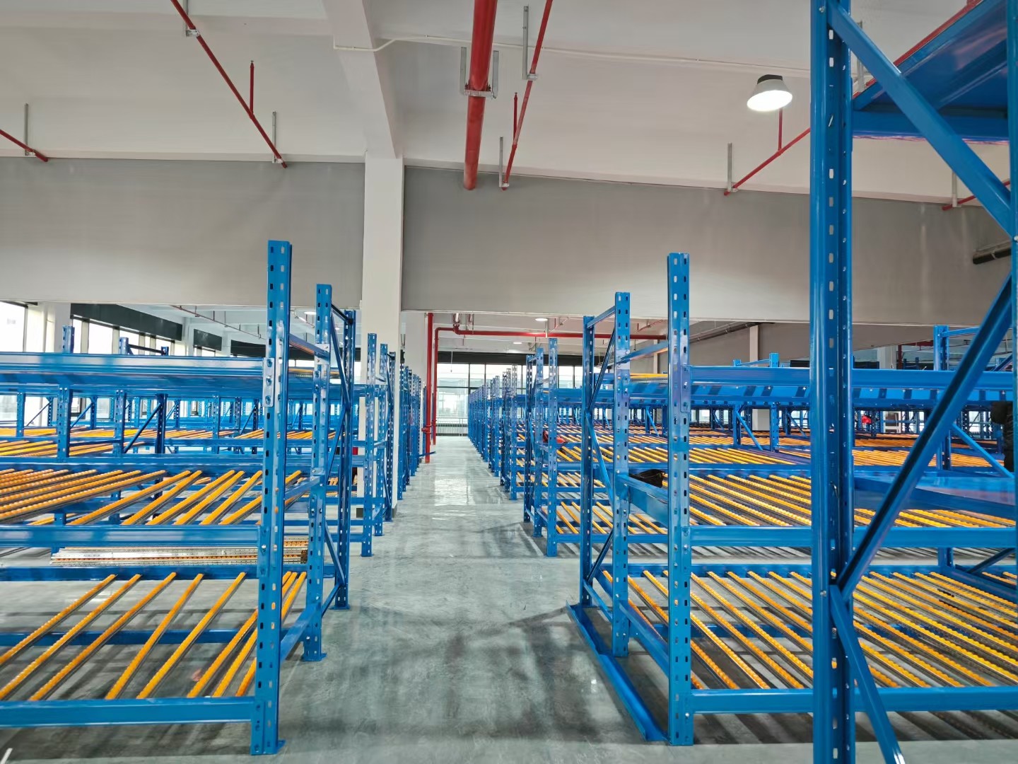 Industrial Storage Pallet Flow Roller shelving Gravity Flow Rolling ...
